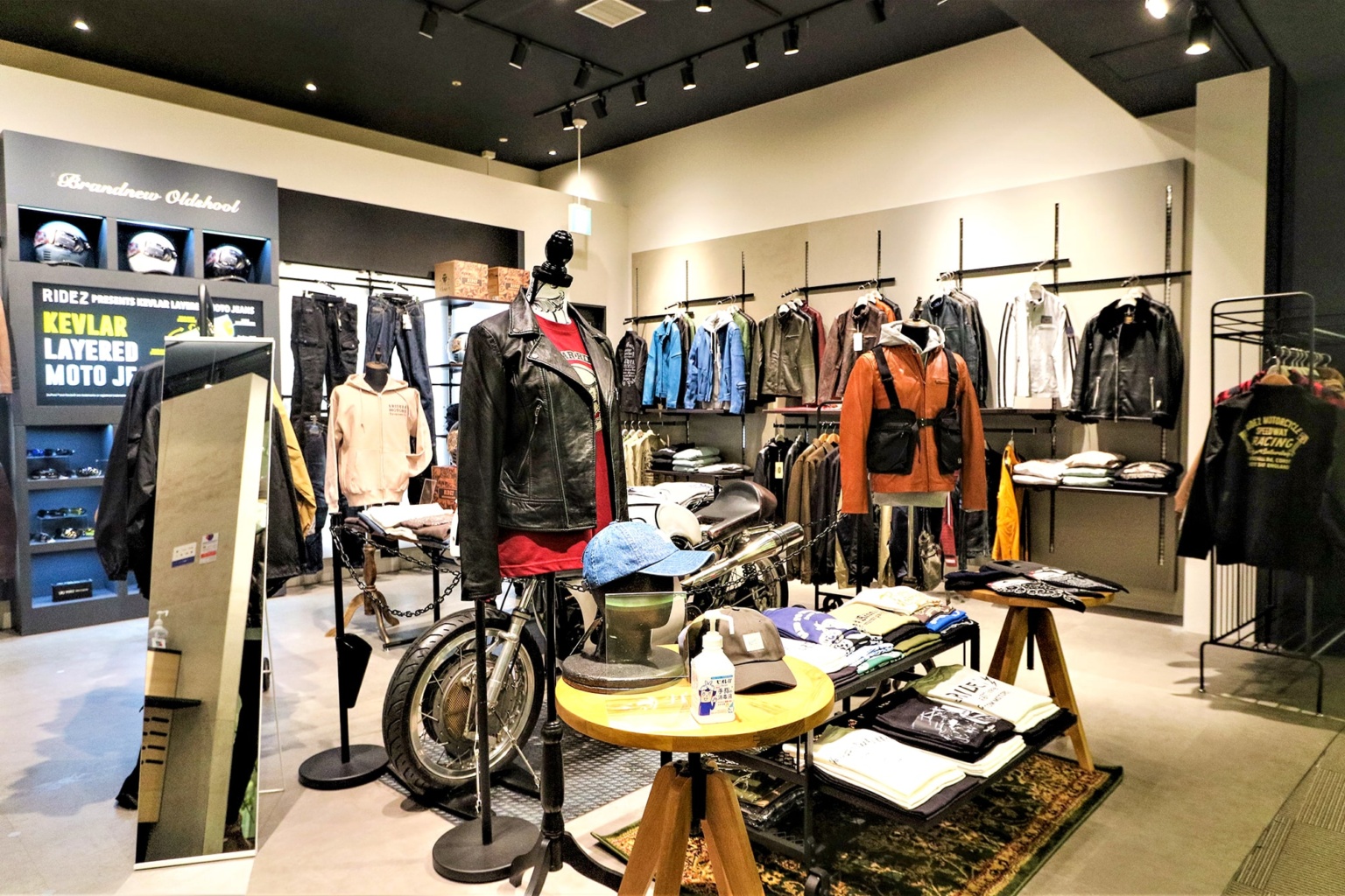 RIDEZ TOKYOお台場にオープン！ - バイクトピックス - レディスバイク